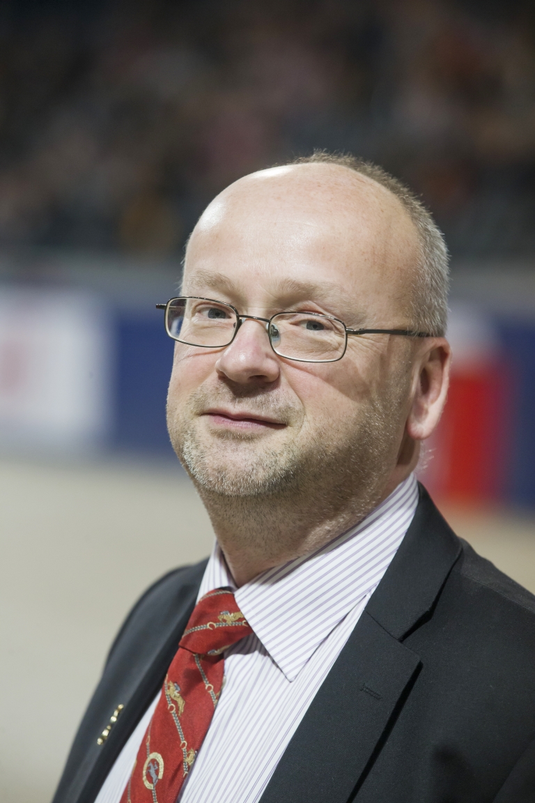 Hörsnäckor förbjuds på framridning - Ridsport