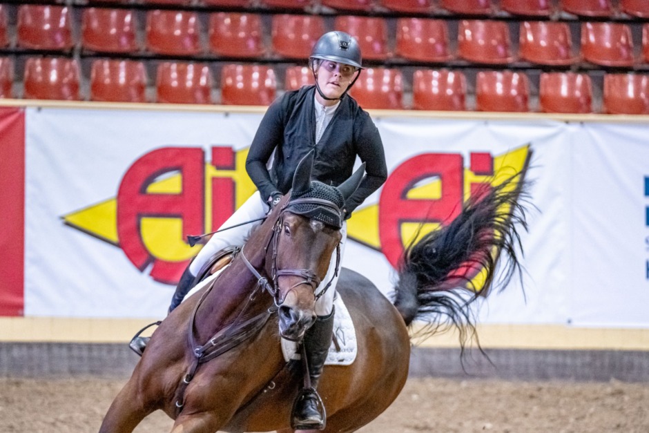 Sandra strykande nära seger: ”Allt känns enkelt med Karimo” - Ridsport
